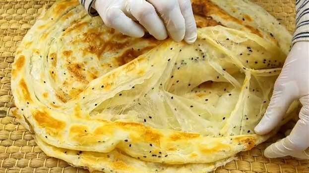 ചോറ് ബാക്കിവന്നത് ഇരിപ്പുണ്ടോ? നാല് ലെയർ ഉള്ള യെമനി റൊട്ടി ഉണ്ടാക്കാം ...