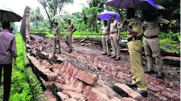 ബഷീറിന്റെ ഓർമ്മദിനത്തിൽ ജയിൽമതിൽ ഇടിഞ്ഞുവീണു - KERALA - GENERAL ...