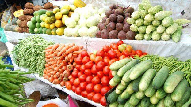 സെഞ്ച്വറി തികച്ചതോടെ ഹോട്ടലുകളിൽ നിന്ന് ഉള്ളി ഔട്ട്, മലയാളിക്ക് കഴിക്കാ ...