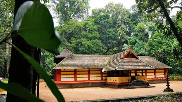 മുല്ലപ്പൂ ചൂടിയവർക്ക് പ്രവേശനമില്ല, വിവാഹം നടത്താറില്ല; ഈ ക്ഷേത്രത്തി ...