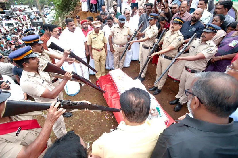 Vazhoor Soman laid to rest: Thousands pay tribute to veteran leader ...